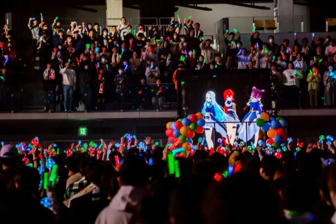 VTuber業界初、アリーナを行脚するトロッコにも注目！「さんばか 5th Anniversary LIVE 〜3！参！SUN！〜」レポート ...